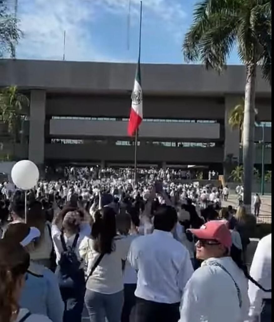 Fuera Rocha!”, claman miles de sinaloenses por crimen contra niños ...